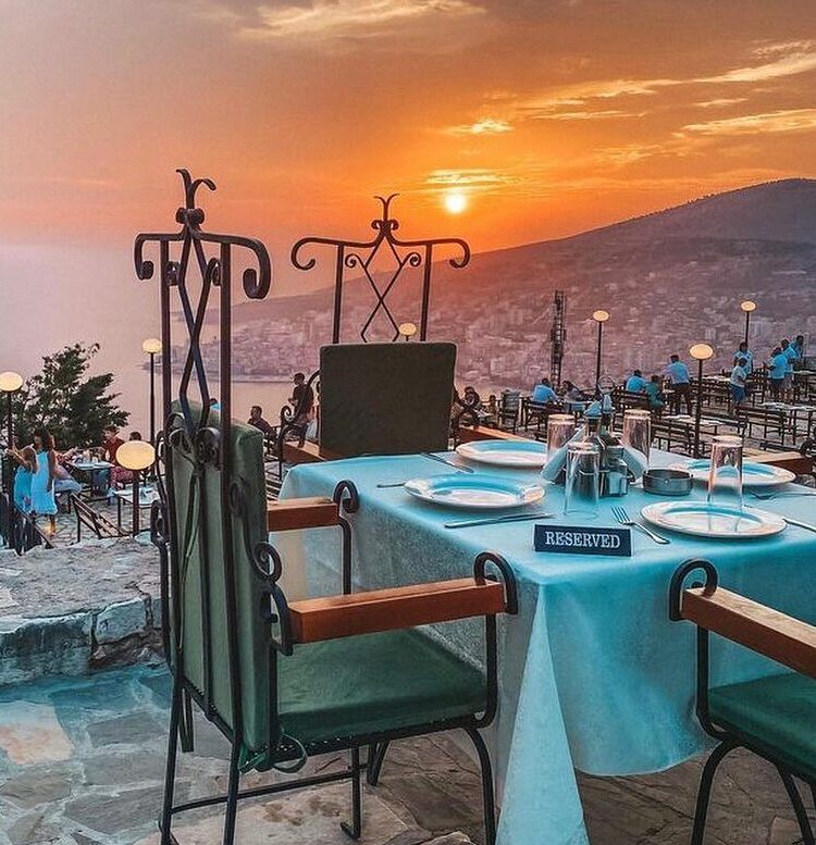 Lekuresi Castle: wat te doen, restaurant, zonsondergang & meer!